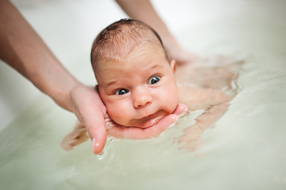 KUPANJE BEBE: Vodič za higijenu i suho pranje novorođenčeta i savjeti ...